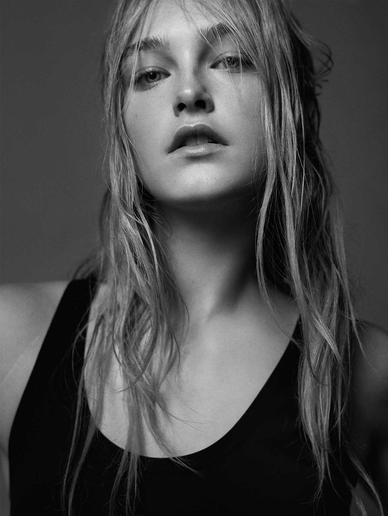 Mario Testino Snaps Kate, Stella, Edie, Jean & Nora In 'Where We Belong ...