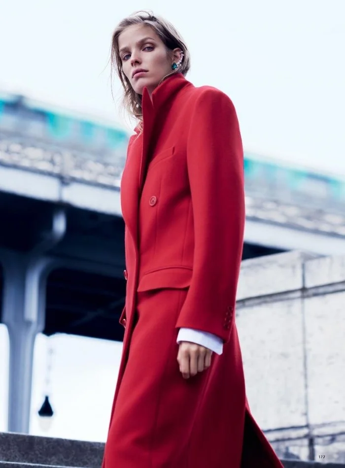 Alisa Ahmann Blazes In 'Onde Rouge' Lensed By Gianluca Fontana For Air ...
