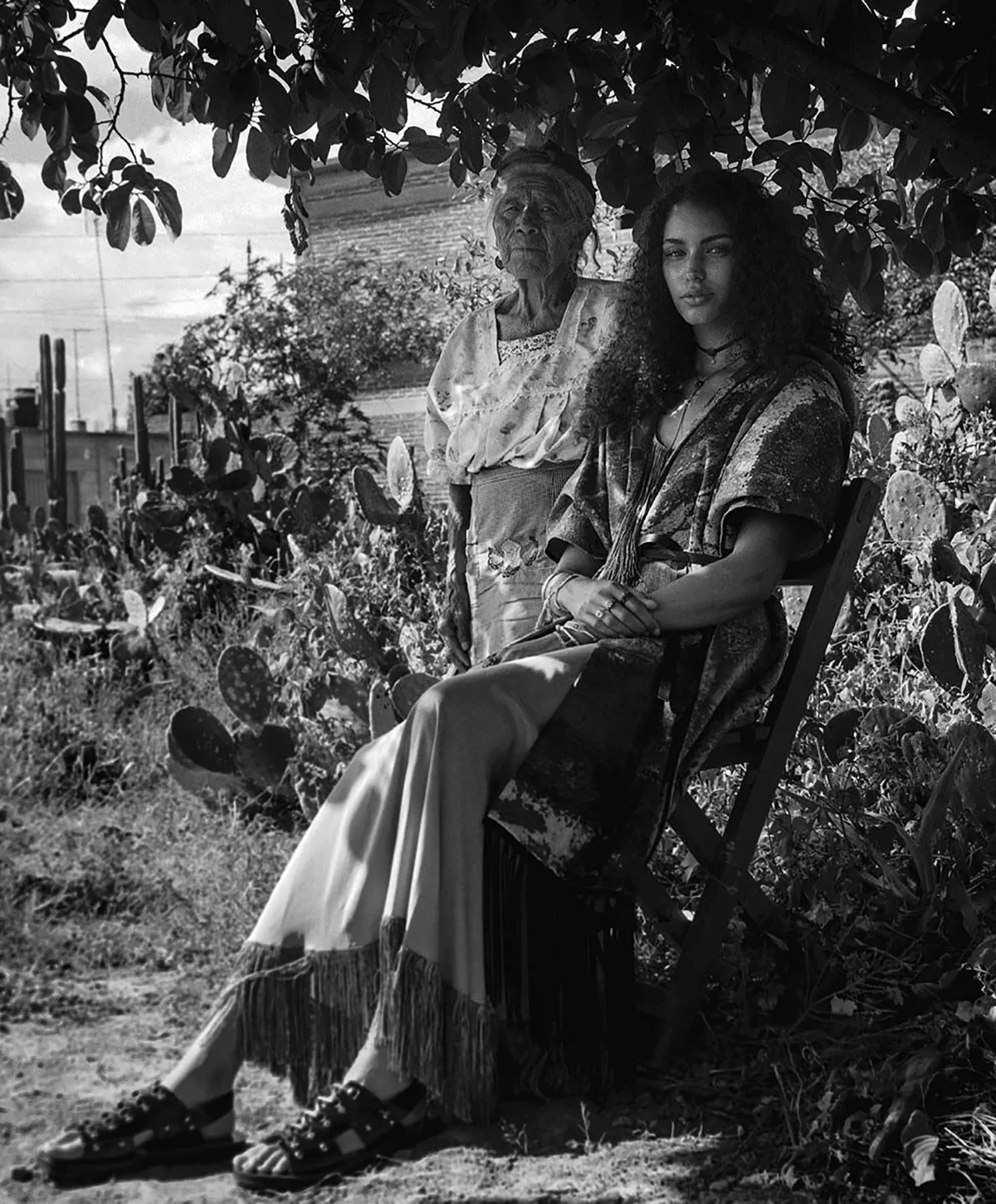 Graciela Iturbide Captures Danielle Ellsworth In 'Viva La Fashion ...