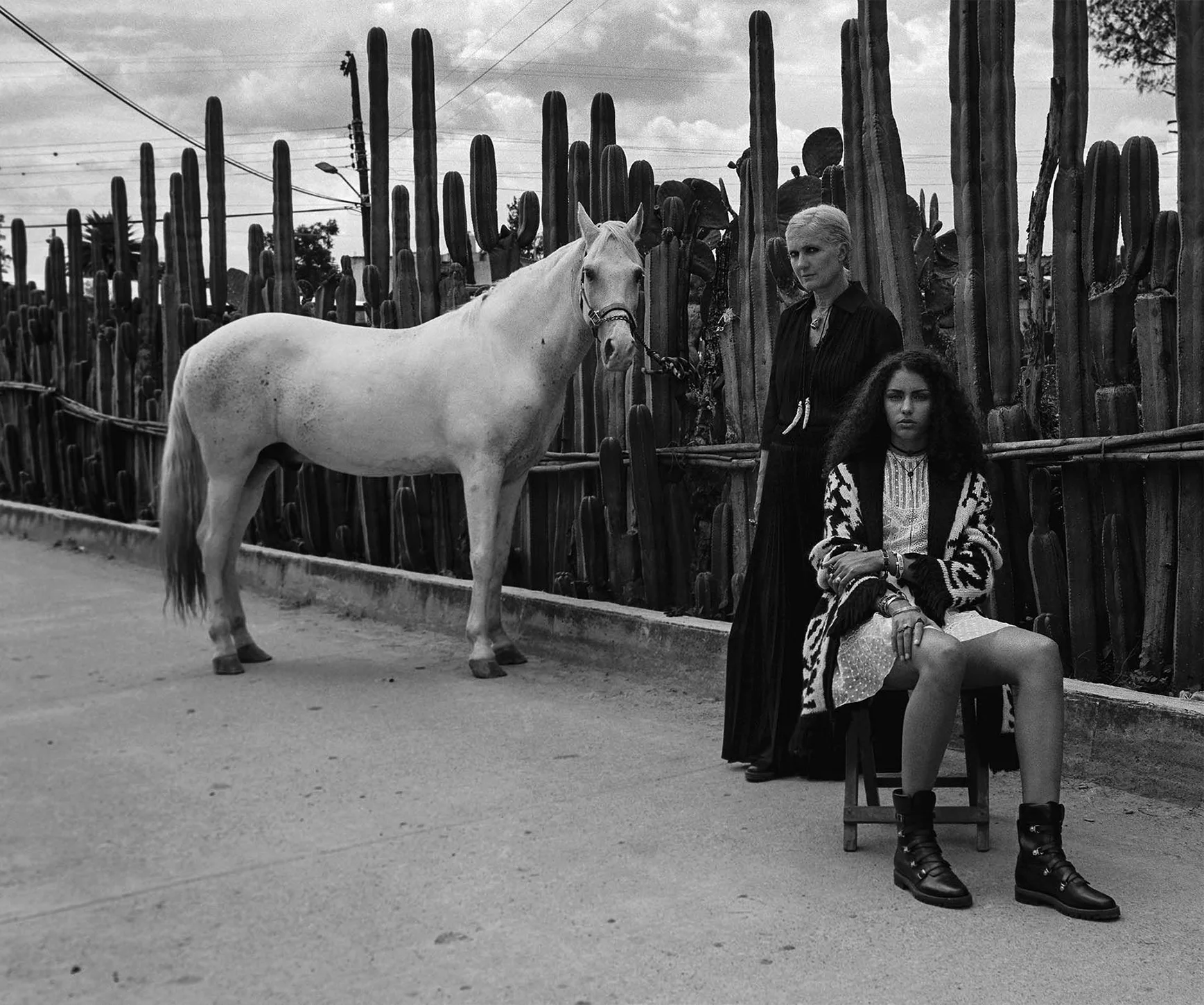 Graciela Iturbide Captures Danielle Ellsworth In 'Viva La Fashion ...