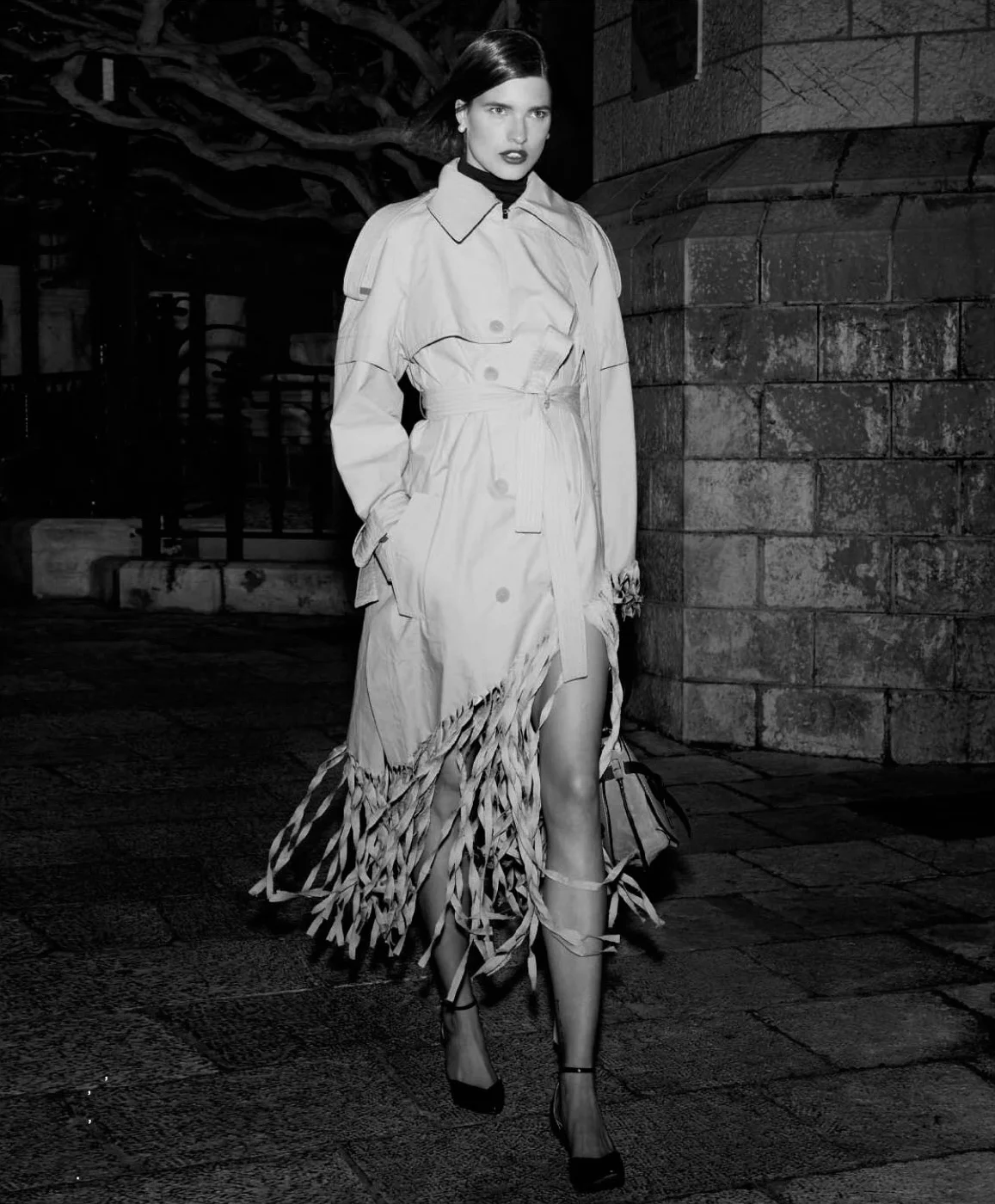 Julia Van Os Is Lensed By Paul Empson In 'Lo Que Queda Del Día' For ...