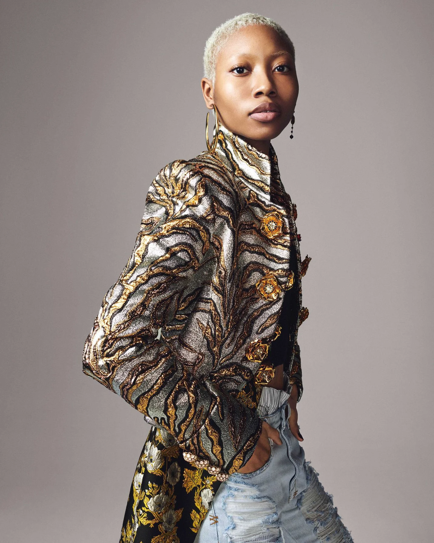 Marc de Groot Flashes Dominique, Ebonee & Wallette In 'Phantom Threads ...