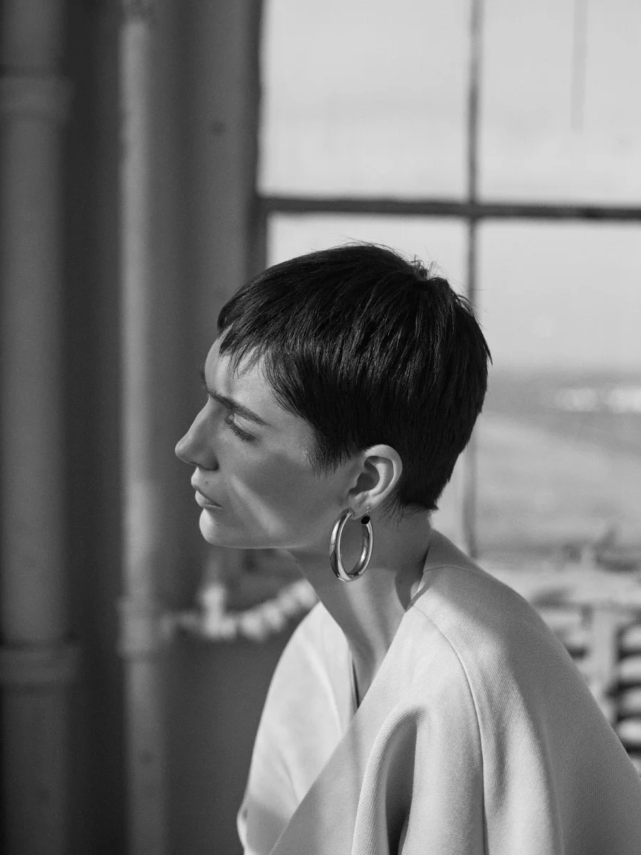 Janice Alida Is Lensed By Zoltan Tombor In 'Eenvoud Siert' For Harper's ...