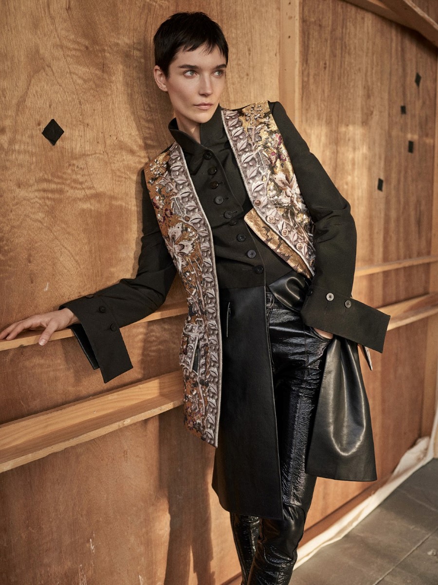 Janice Alida Is Lensed By Zoltan Tombor In 'Eenvoud Siert' For Harper's ...