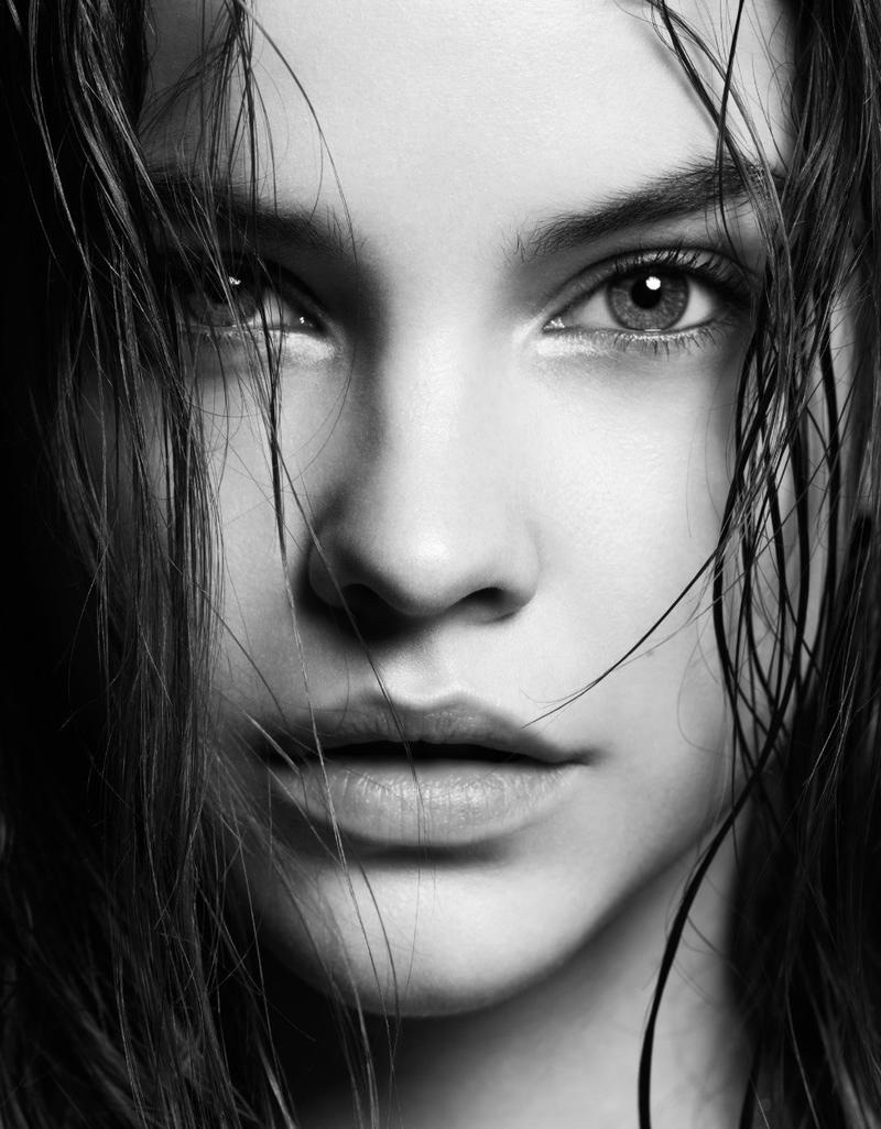 Alexandra Utzmann Flashes Barbara Palvin For Grazia Italy March 15 ...