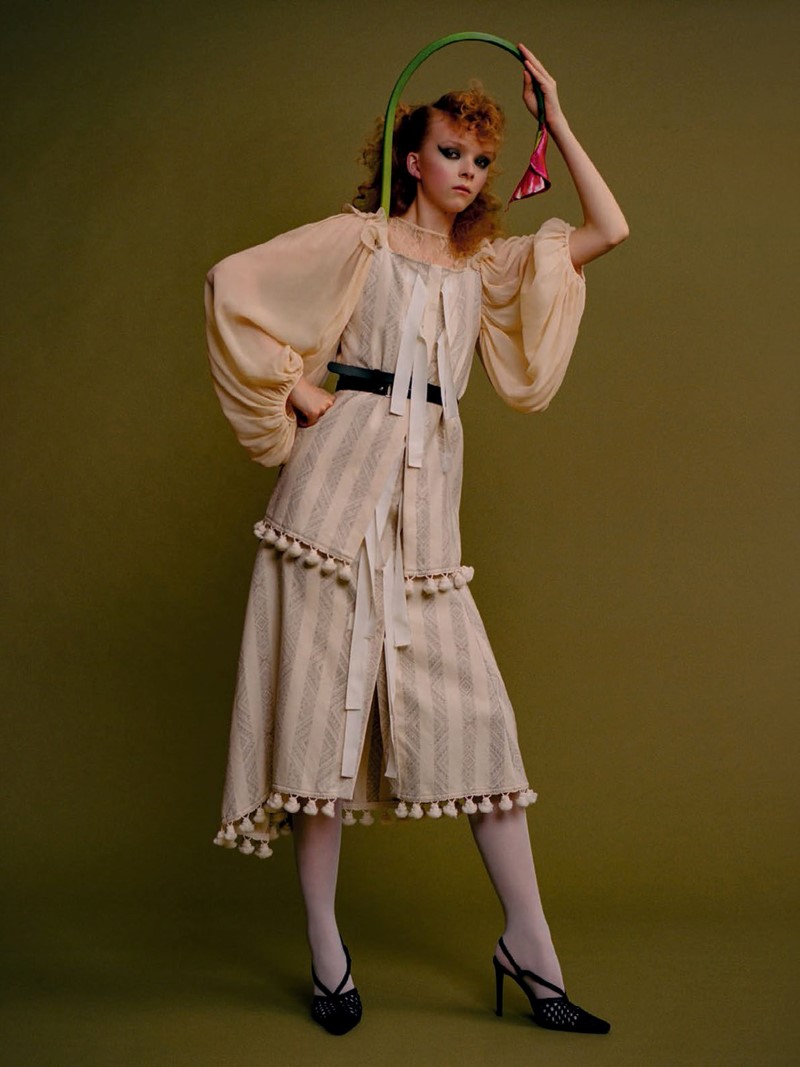 Zee Nunes Captures Lily Nova 'Poder Feminino' For Vogue Brazil March ...