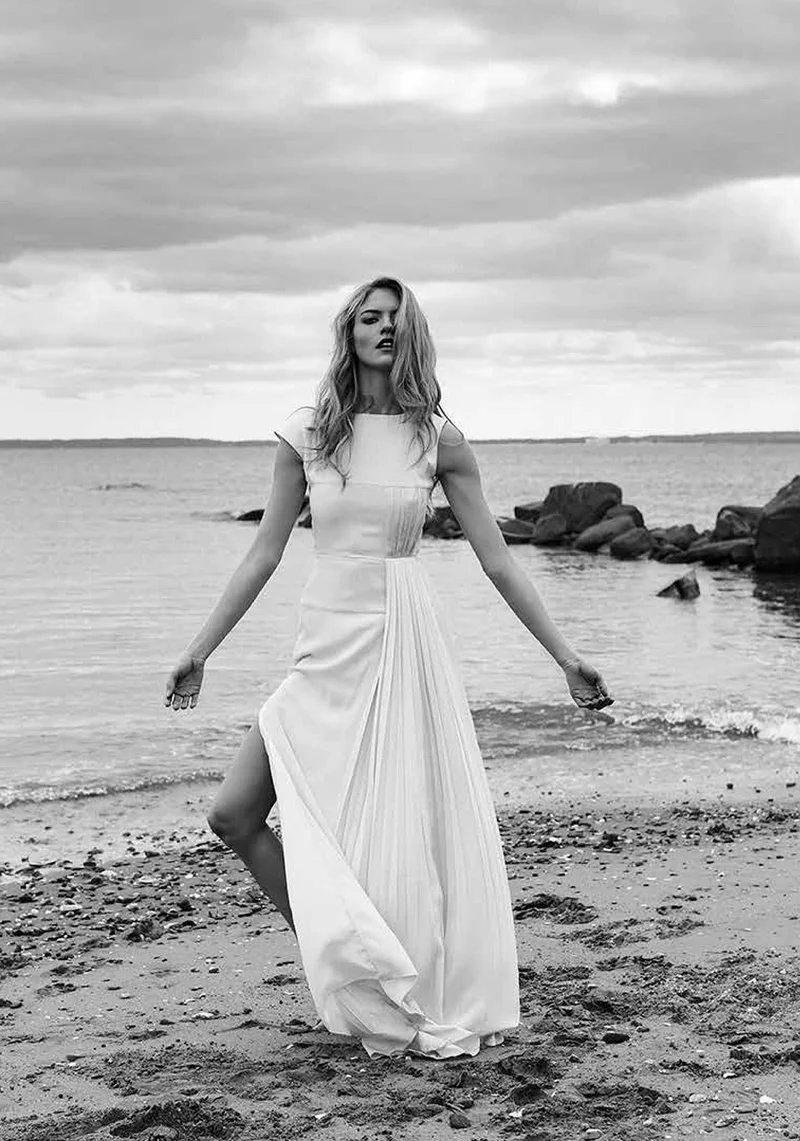 Martha Hunt Gets Beach Queen Romantic In Christopher Domurat Images For ...