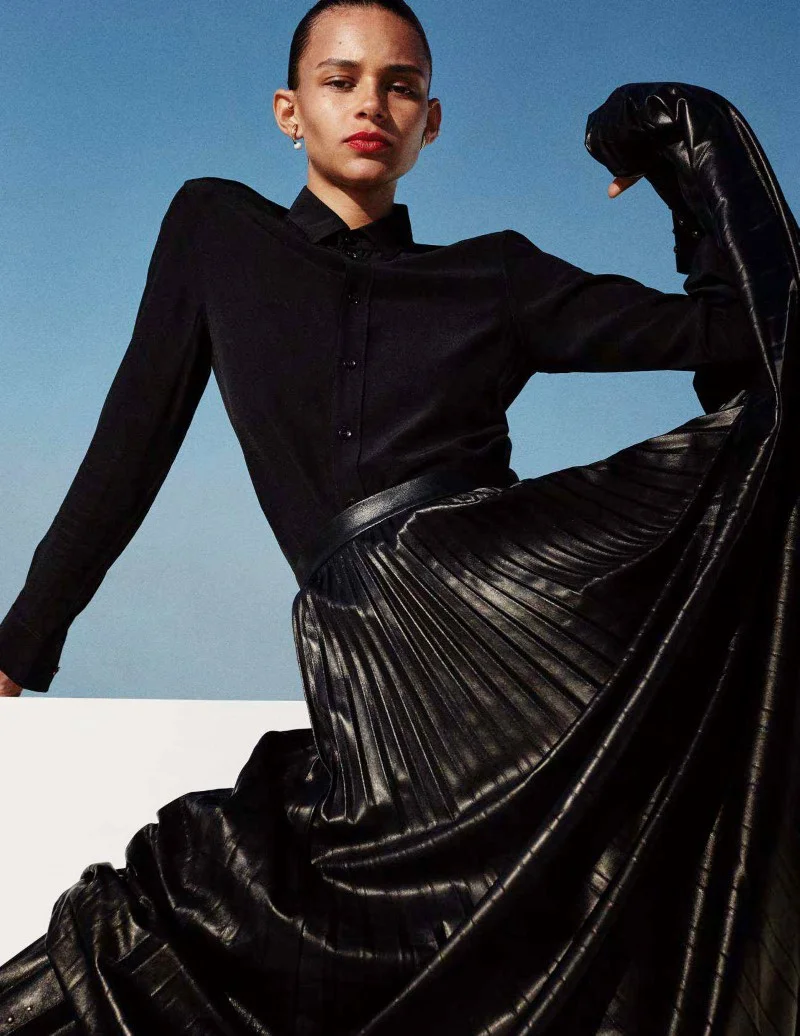 Binx Walton Poses In 'Point of Departure' By Dan Martensen For Vogue UK ...