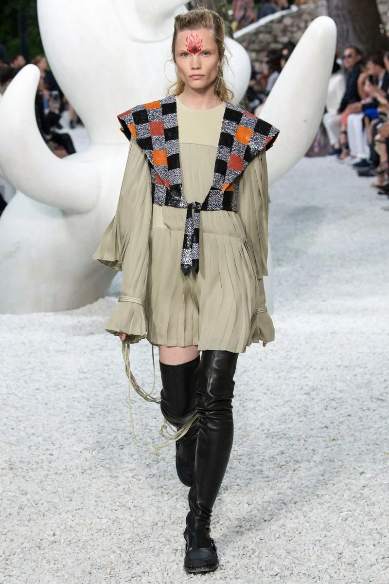 Eye: Nicholas Ghesquiere Honors Vintage Artistry, Coddington Cats ...