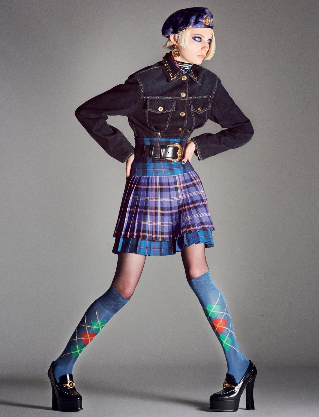 Theo Sion Flashes Fran, Imaan & Kiki In 'New Season Starts Now' For ...