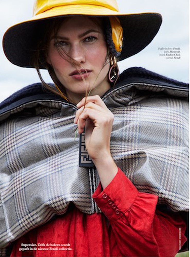 Anne Verhallen & Roos van Elk Chill In Nature For 'Out of Office' In ...