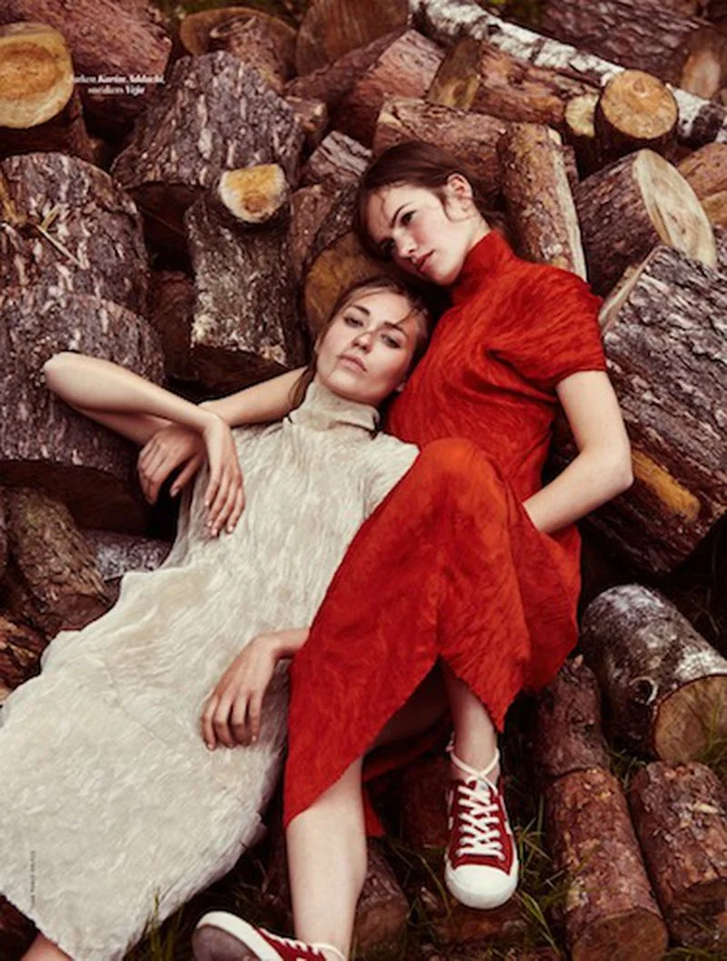 Anne Verhallen & Roos van Elk Chill In Nature For 'Out of Office' In ...