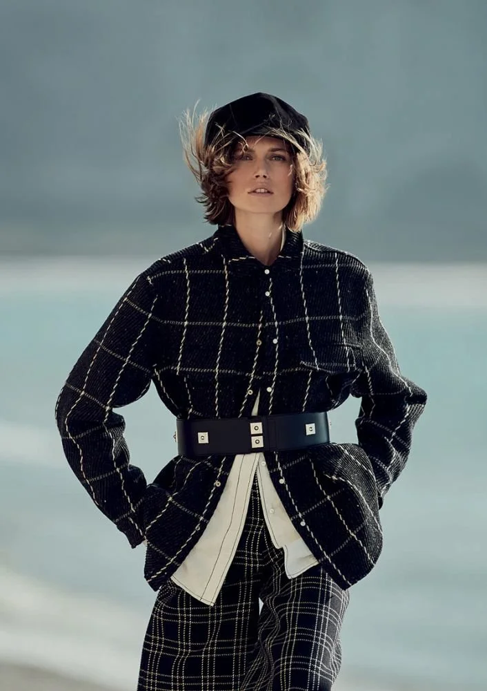 Model Cato Van Ee Takes A Nature Walk Lensed By Gilles Bensimon For ...