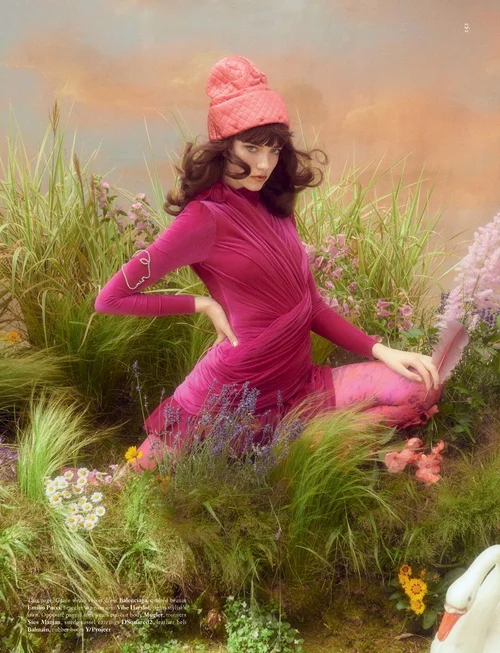 Charlotte Wales Captures Grace Hartzel In 'Country Living' For Dazed ...