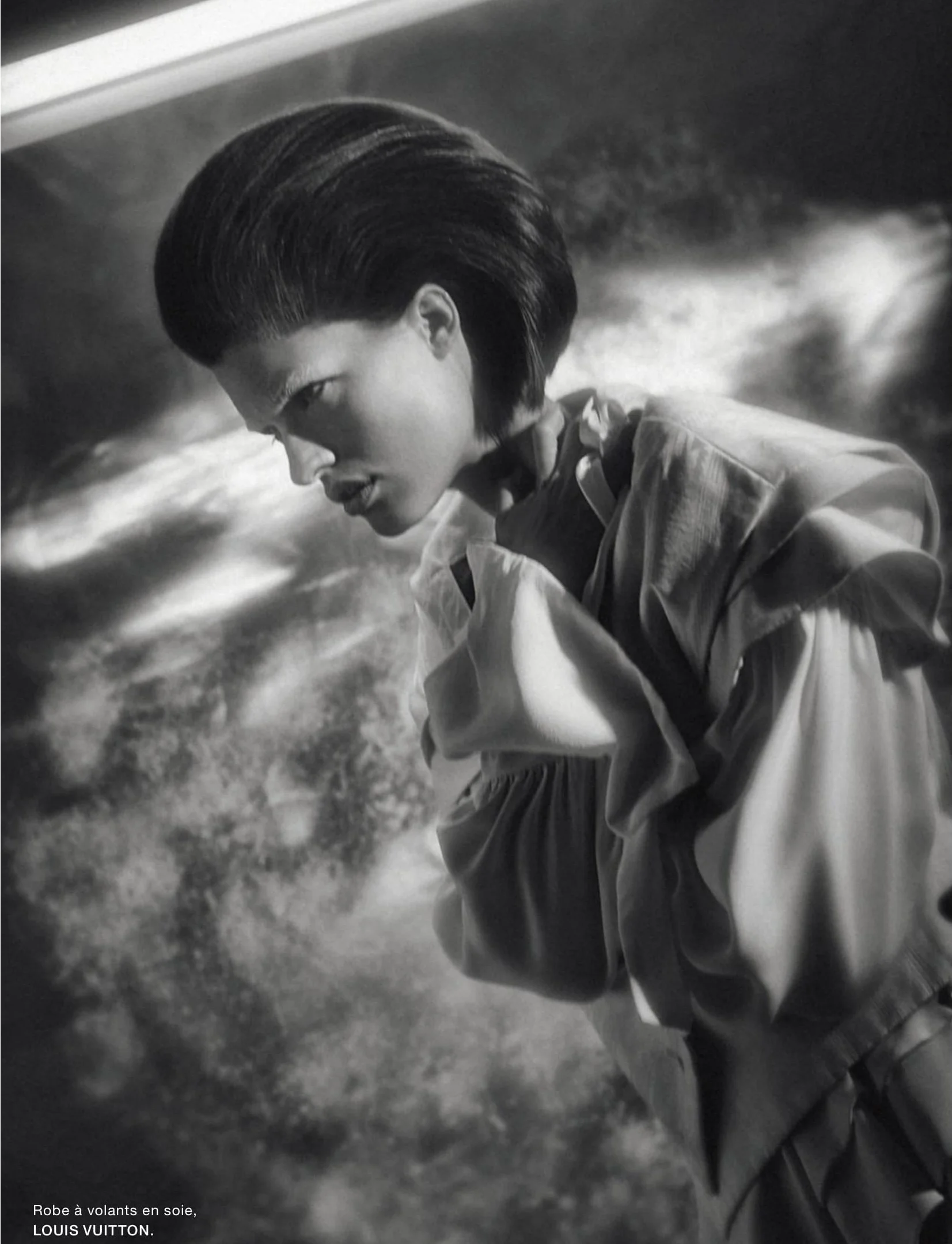 Julia Van Os Is Lensed By Hugh Lippe In 'Mutante' For Numéro #199 ...