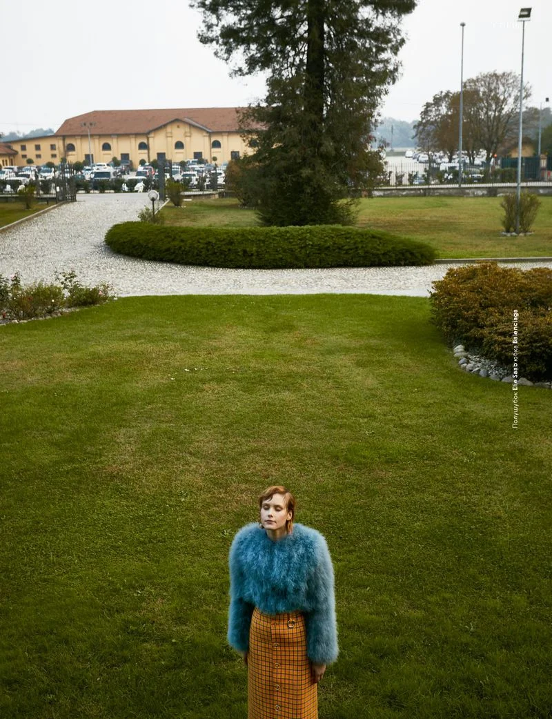 Margarita Pugovka Is Lensed By Élio Nogueira In 'Shallow' For L'Officiel Russia December 2018 ...