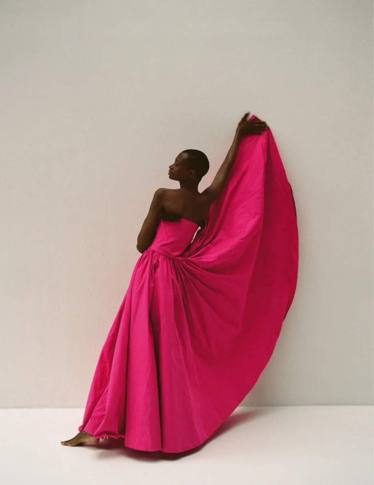 Debra Shaw Is Art Gallery Beauty Lensed By Joseph Molines For Vogue ...