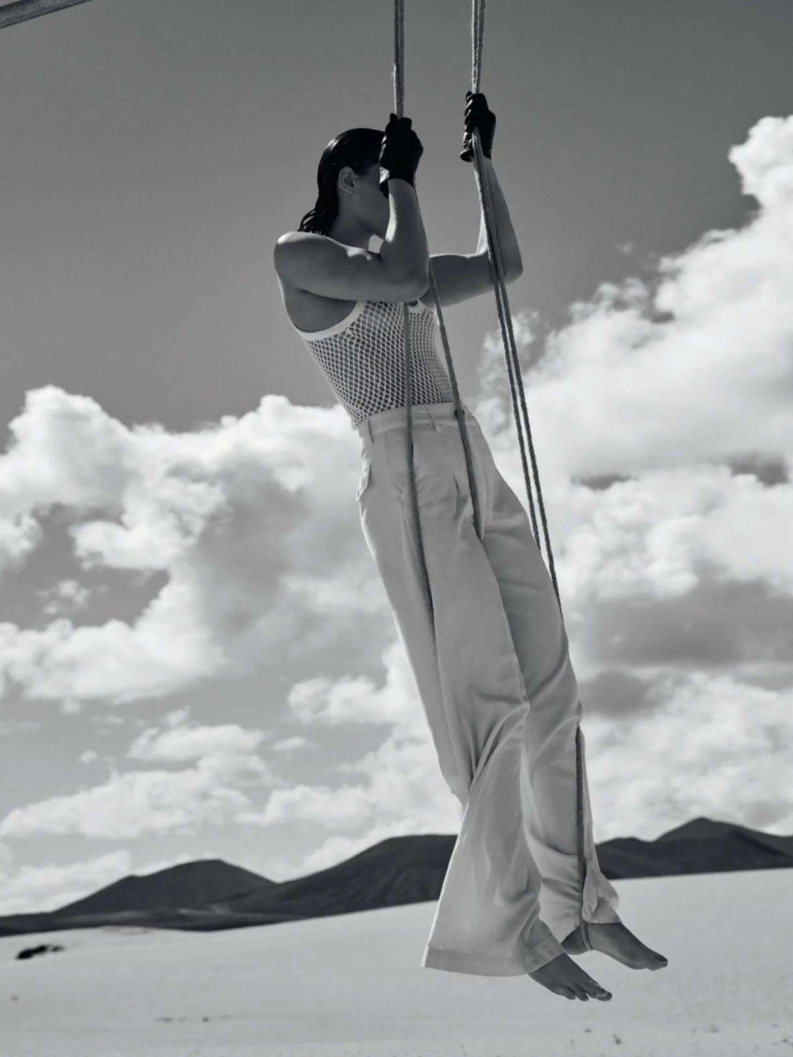 Txema Yeste Captures Ansley Gulielmi In 'Dunes' For Numero 201 March ...