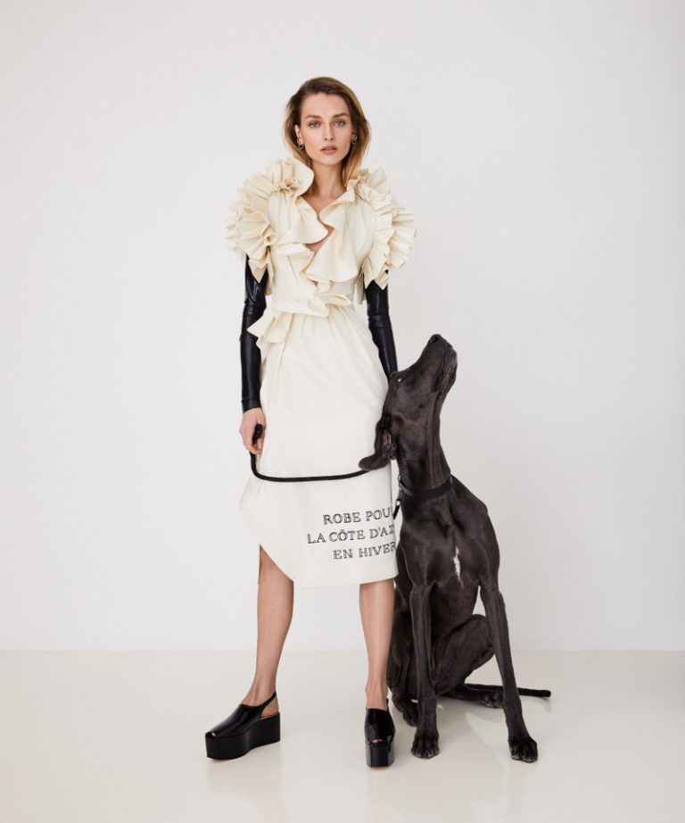 Daga Ziober Makes Nice With Dogs In Lara Jade Snaps For Modern Luxury ...