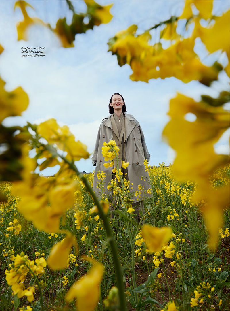 Elizabeth Davison Is Modest Dutch Girl In 'Ode to the Flower' For ...