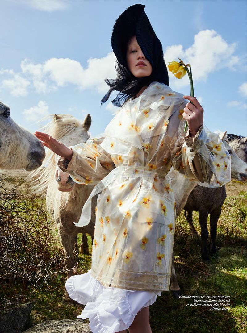 Elizabeth Davison Is Modest Dutch Girl In 'Ode to the Flower' For ...