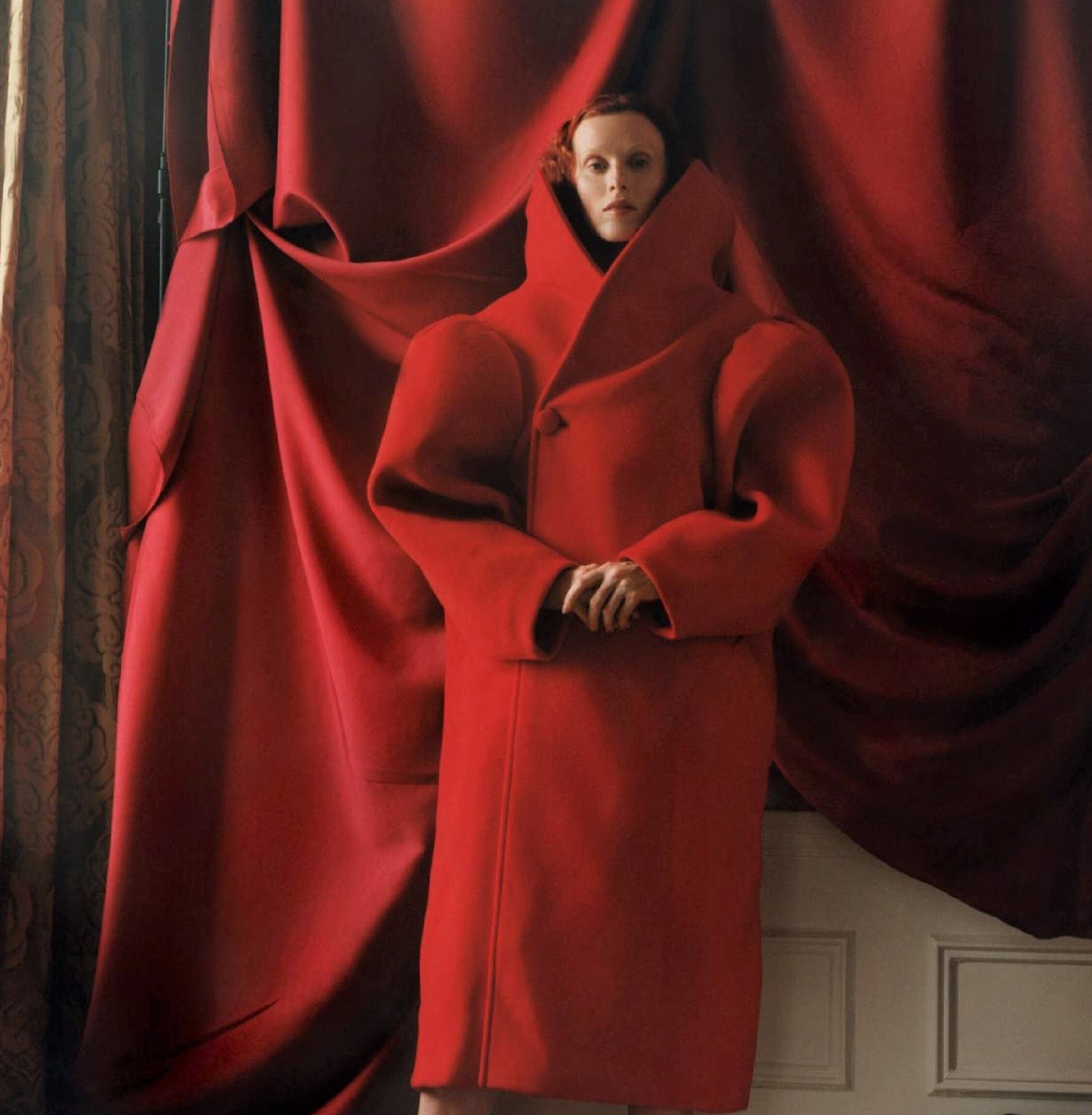 'Modern Woman' Ruth Bell Suits Up In Bold Looks Lensed by Zoey Grossman ...