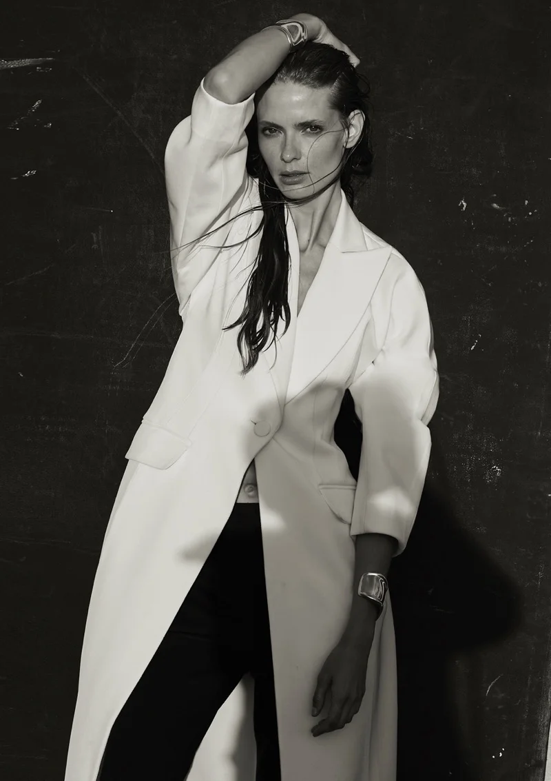Julia Stegner Sizzles in David Roemer Glam Modern Shots for ELLE ...