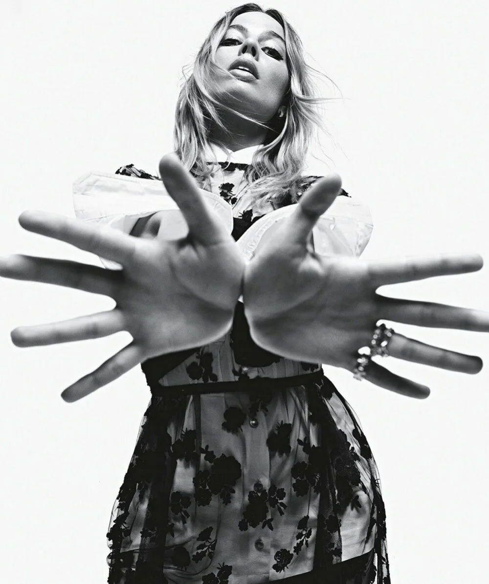 Margot Robbie Covers Vogue Australia September 2019, Lensed by Mario ...