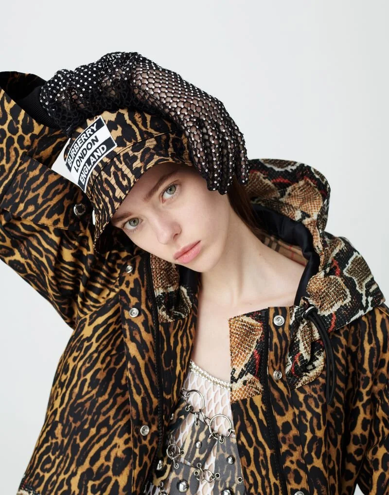 Burberry Luxury Numero Tokyo December 2019 by Philip Gay — Anne of ...