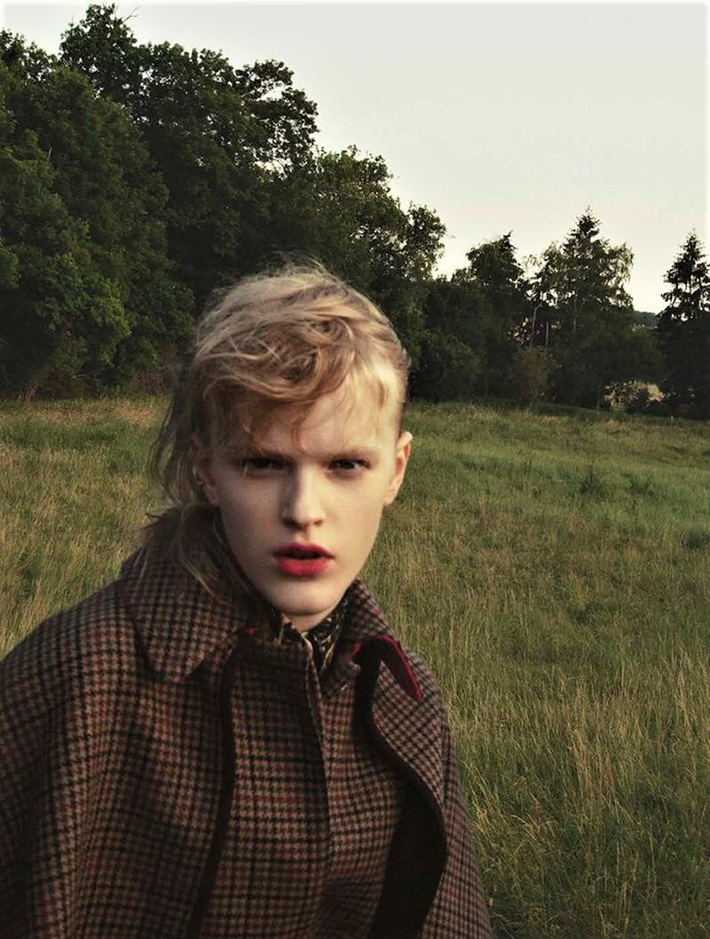 Hannah Motler Squares Off in 'Check Out' Plaids Vogue Japan — Anne of ...