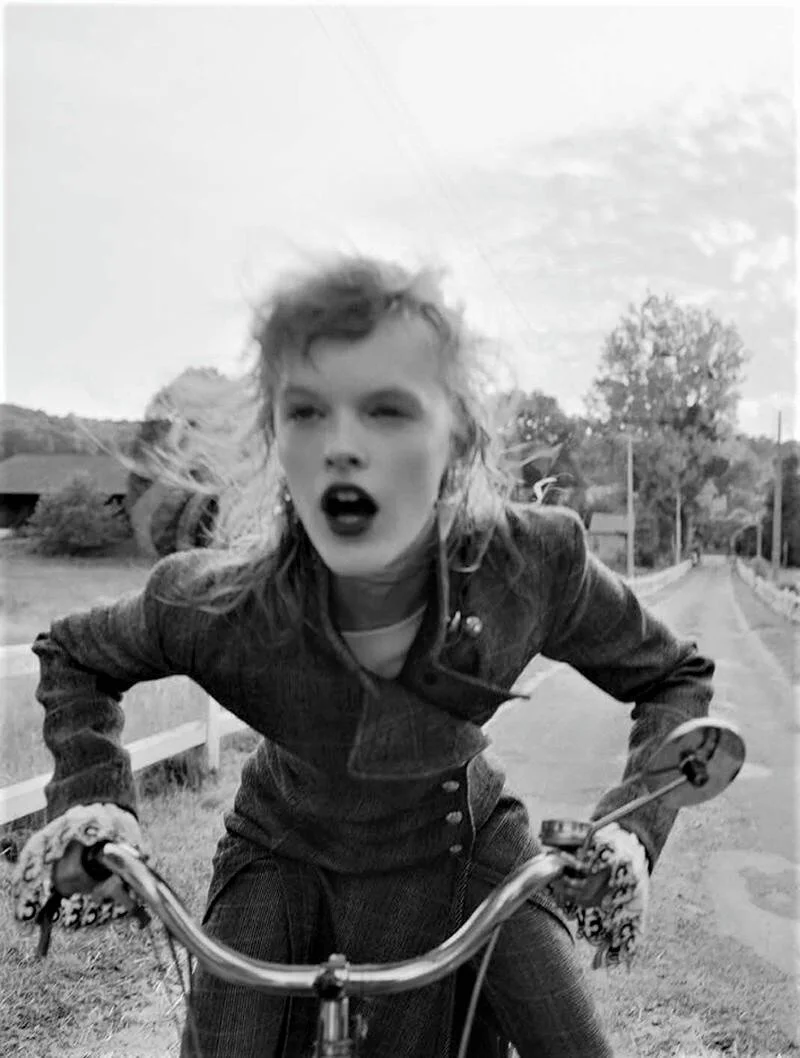 Hannah Motler Squares Off in 'Check Out' Plaids Vogue Japan — Anne of ...