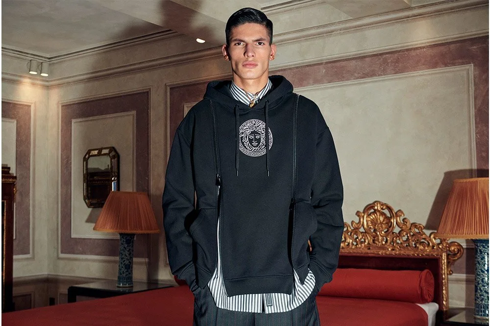Georgina Grenville's Versace Pre-Fall 2020 Return Robi Rodriguez — Anne ...