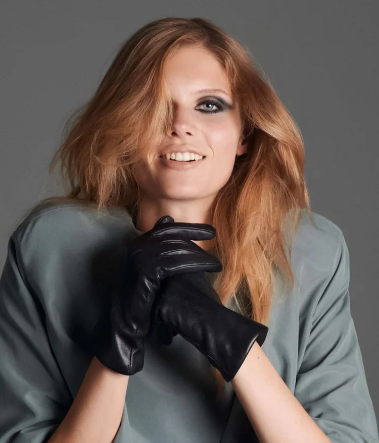 Ida Heiner in 'Heartfelt' Lensed by Theo Sion for D la Repubblica ...