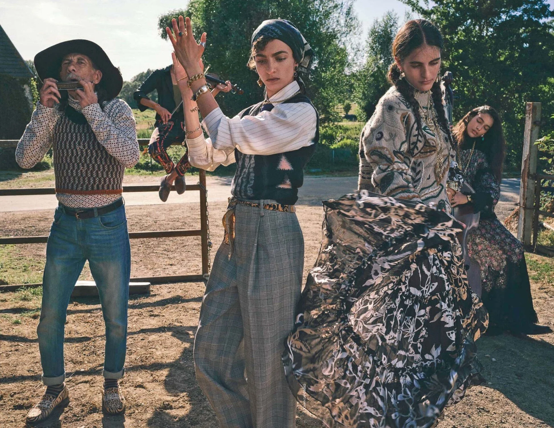 Johan Sandberg Flashes 'Gypsy Queens' Boho Style ELLE France — Anne of ...
