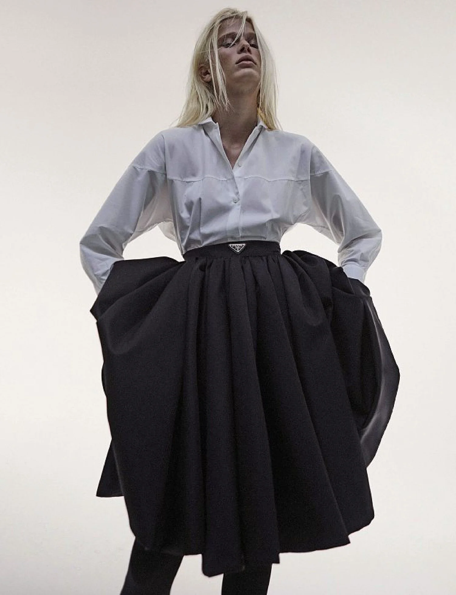 Fien Kloos in 'Black & White' by Jacopo Moschin for Amica Italia — Anne ...
