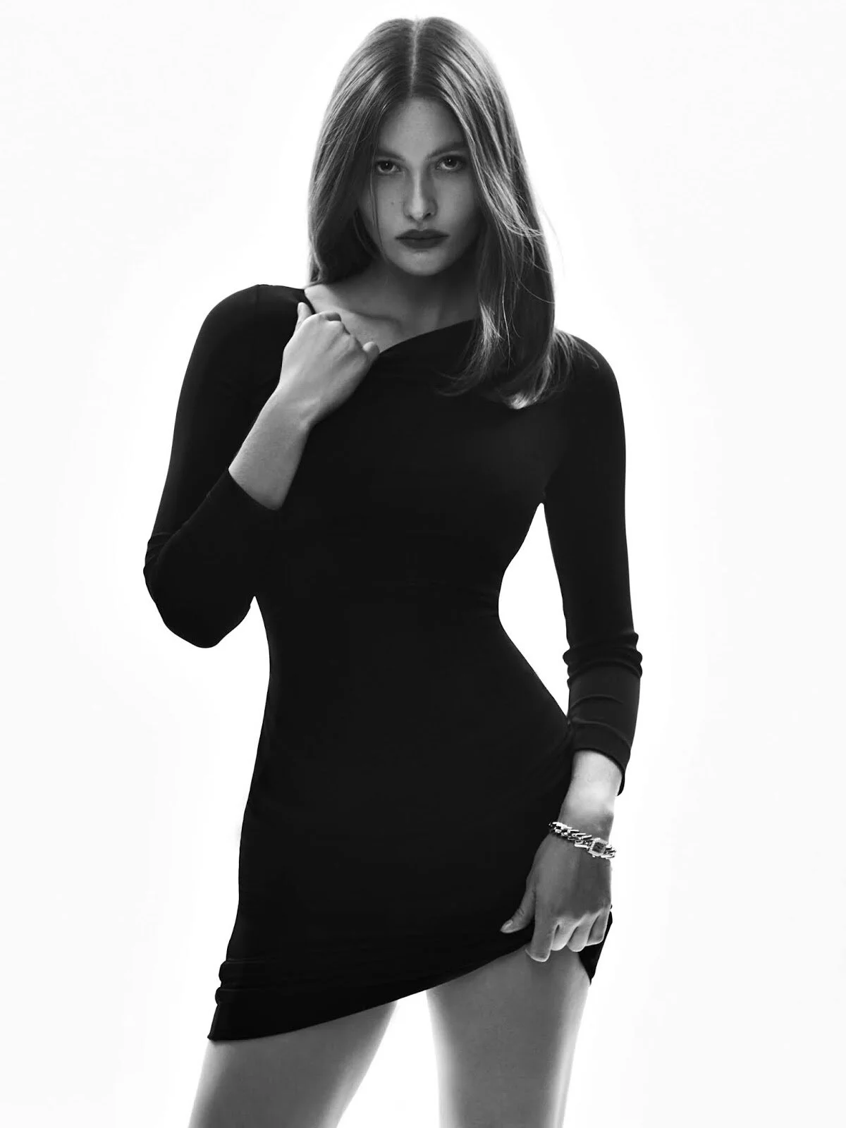 Grace Elizabeth Sizzles in Tailored Minimalism for V Magazine #128 by ...