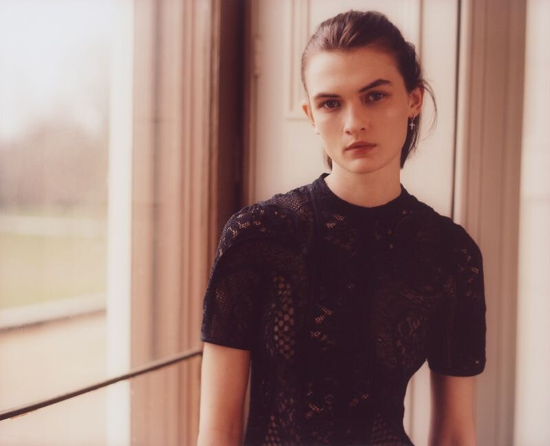 Lara Mullen's Sober Elegance by Ben Parks Vogue Czech May 2021 — Anne ...