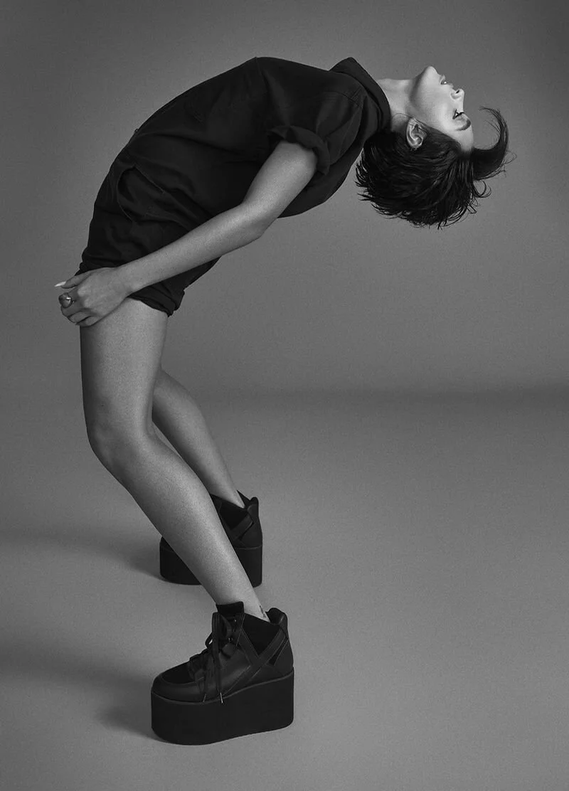 Eden Fines As Dylan in Yossi Michaeli Snaps in Mako Magazine — Anne of Carversville