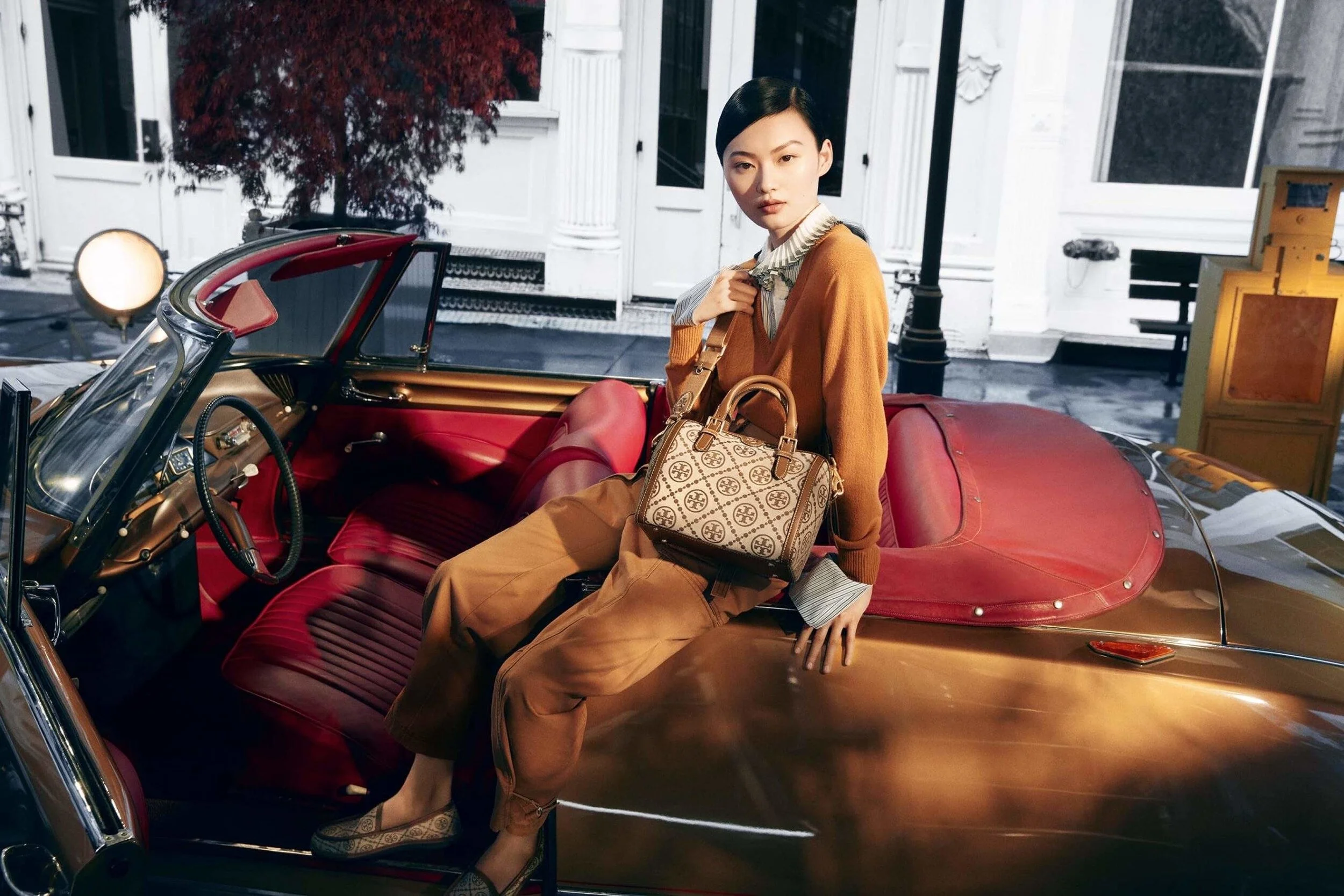 Tory Burch Fall 2021 Campaign Touches NYC's Symbolic Soul — Anne of ...