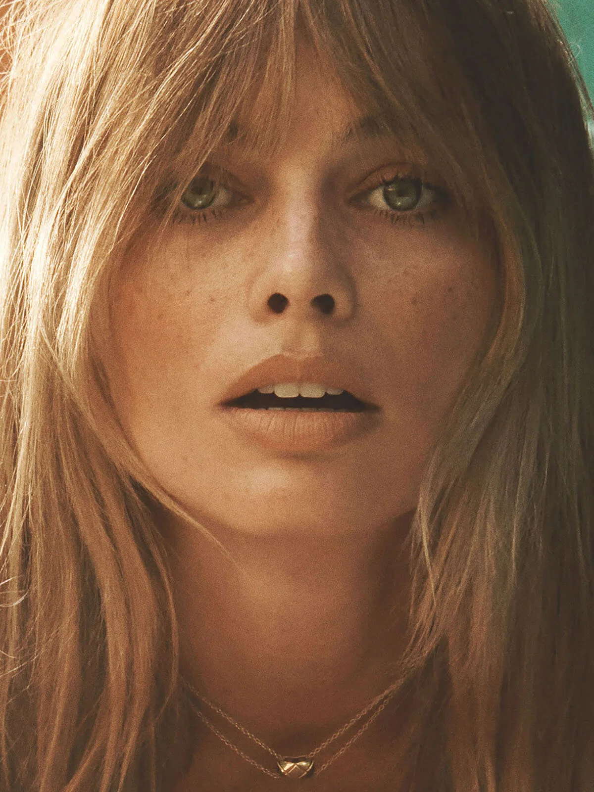 Margot Robbie in Lachlan Bailey Flamingo Estate Fashion Shoot — Anne of ...