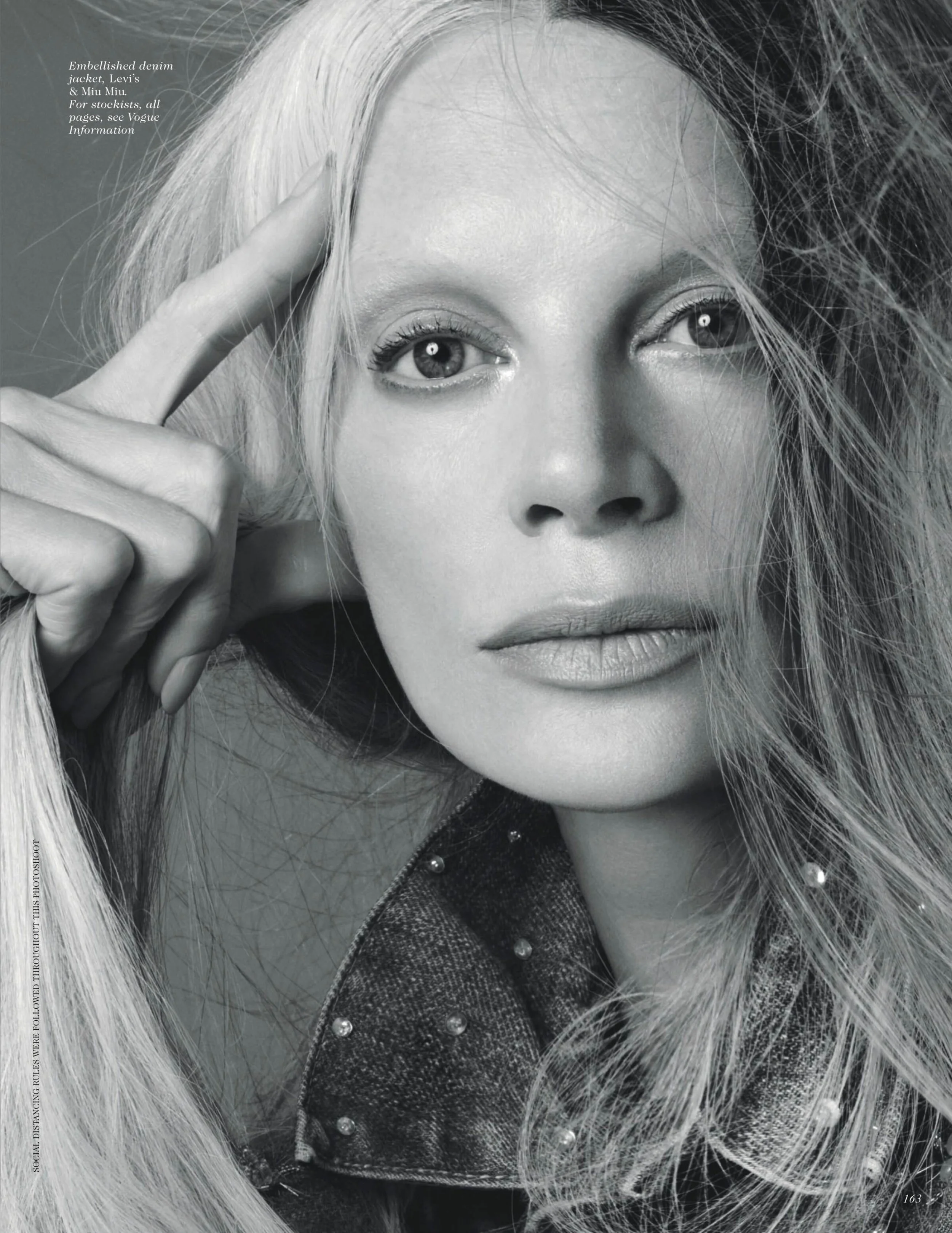 Kristen McMenamy by Steven Meisel for Vogue UK January 2022 — Anne of ...