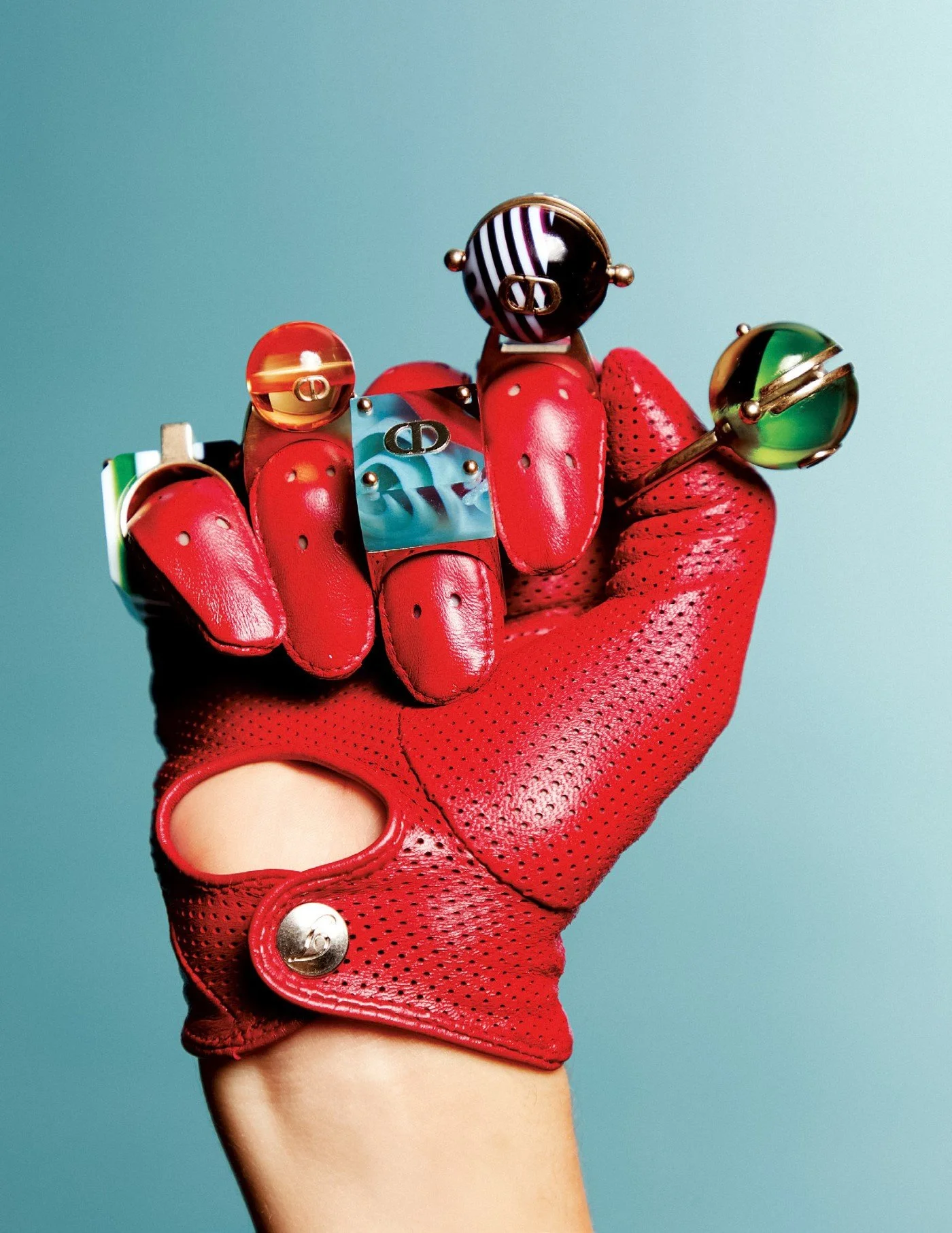 Lara Angelil Flashes Hi-Style Accessories in ELLE UK March 2022 — Anne ...