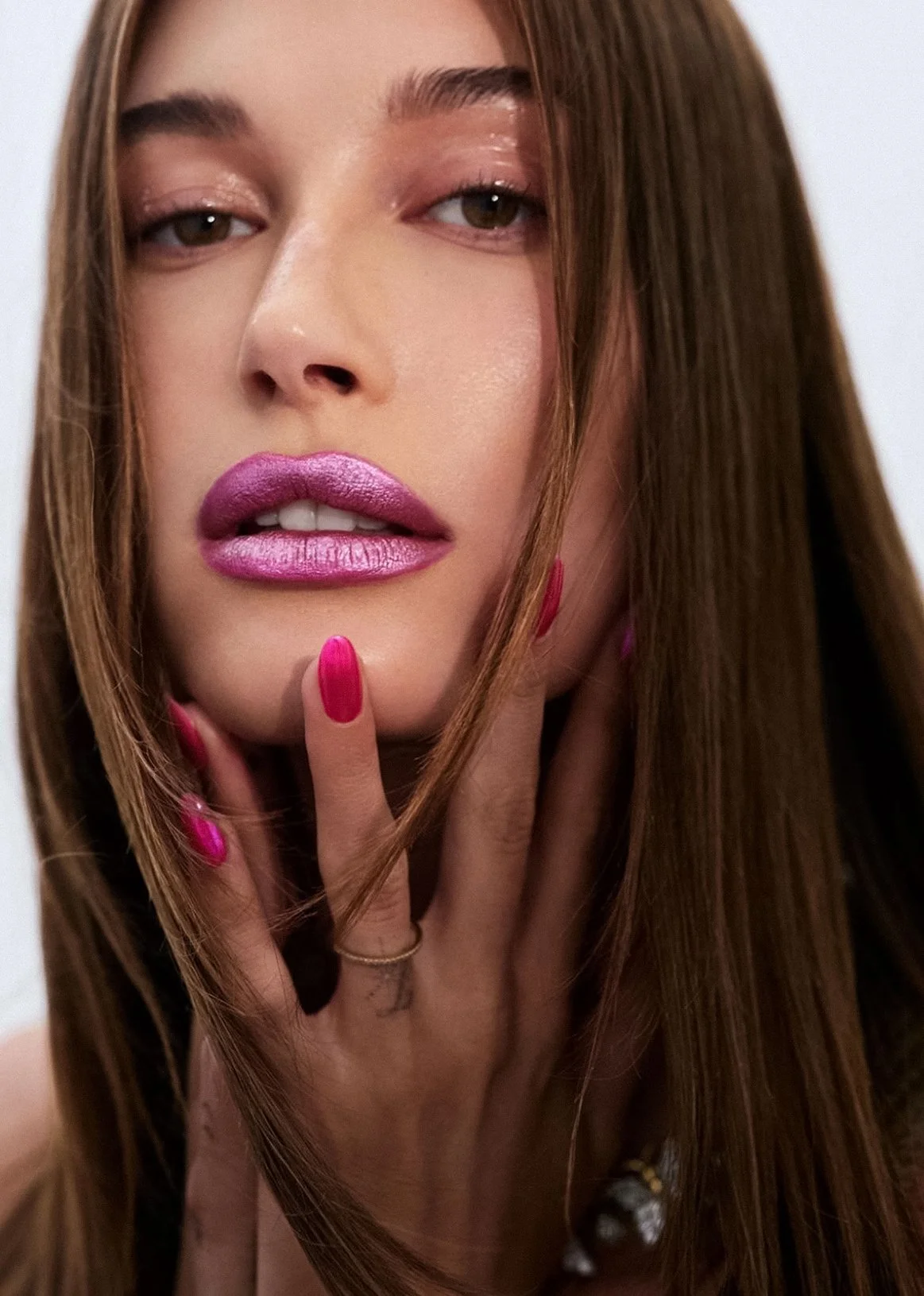 Hailey Bieber's Rhode Ready by Zoey Grossman in Allure May — Anne of ...