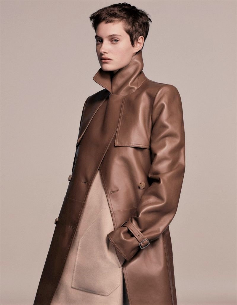 Greta Hofer Fronts Max Mara SS/2022 Digital Ads by Chris Colls — Anne ...