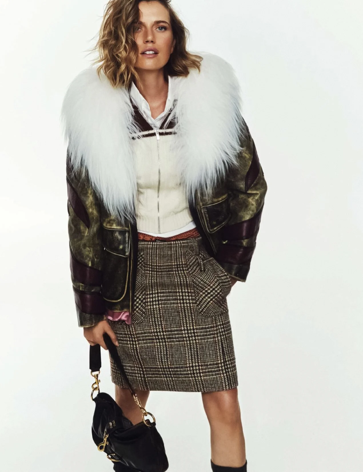 Cato van Ee Covers ELLE Spain September 2022 Mario Sierra — Anne of ...