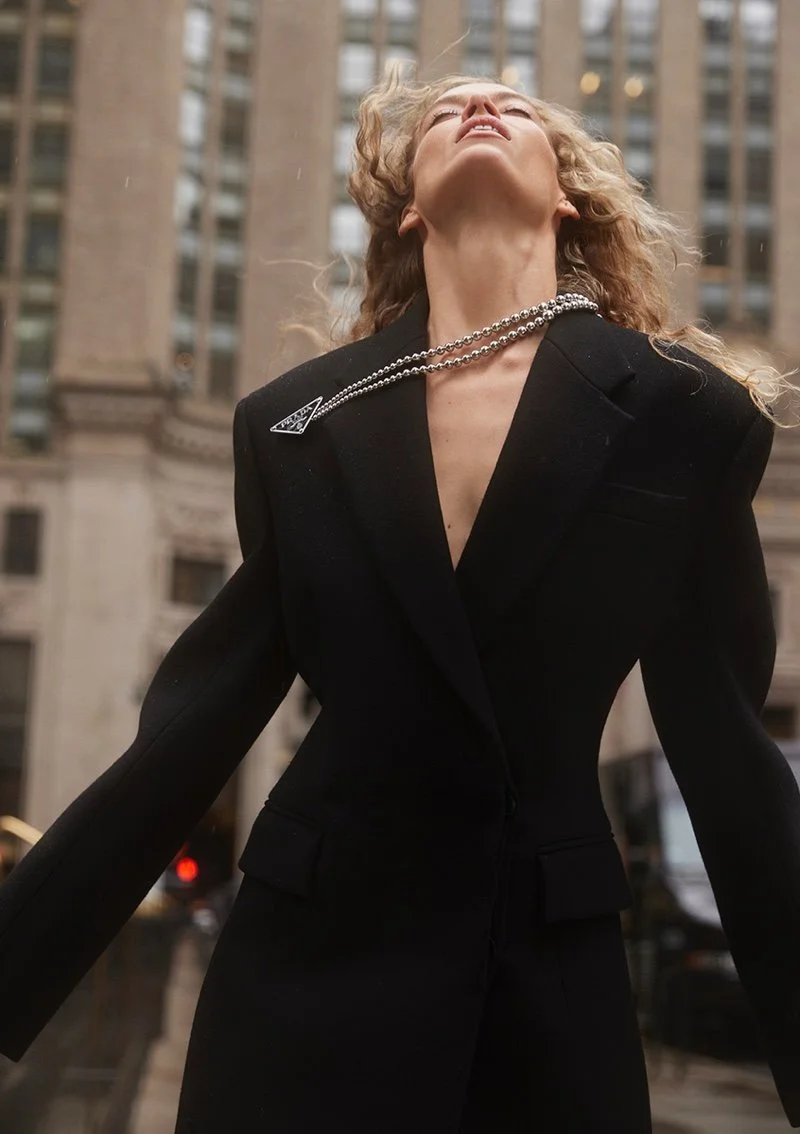 Hannah Ferguson in NYC by David Roemer ELLE Germany 2022 — Anne of ...