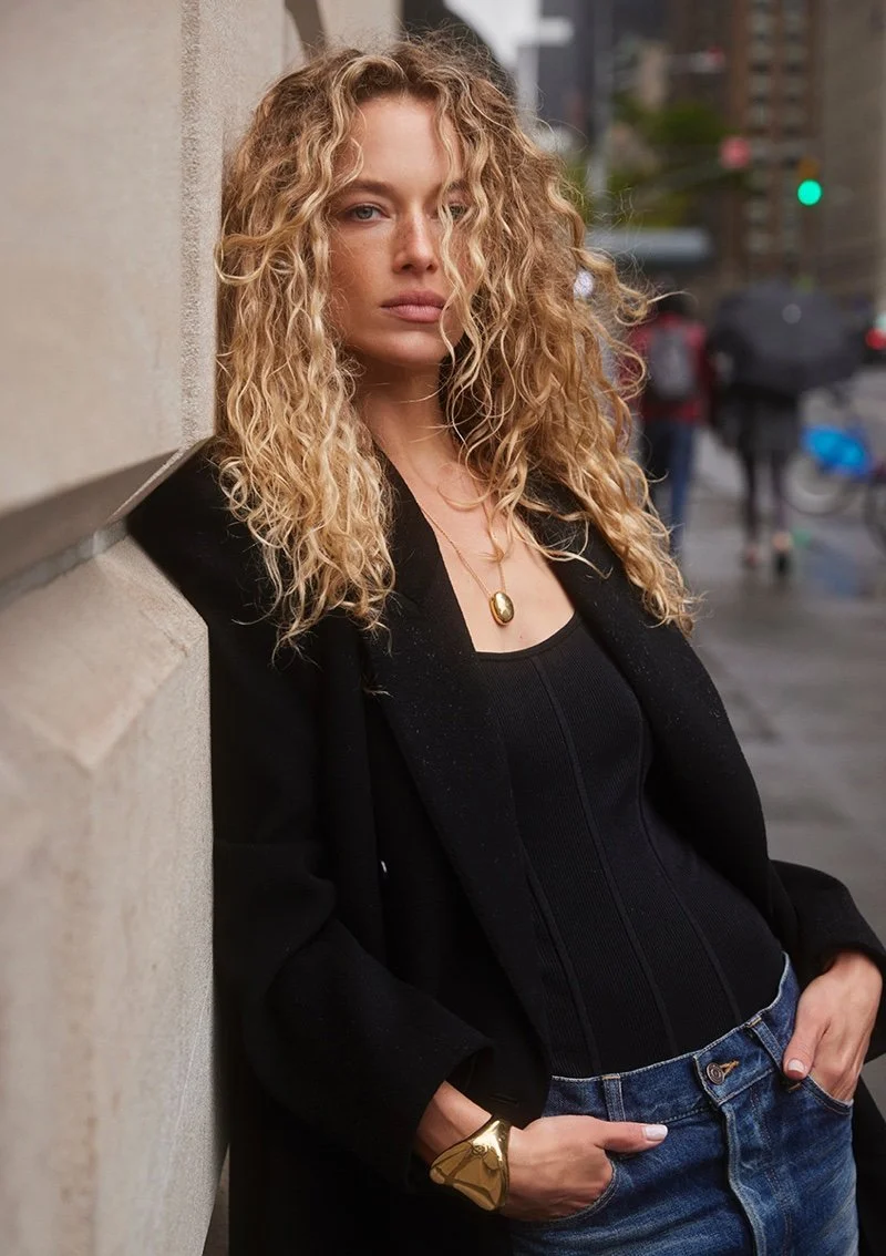 Hannah Ferguson in NYC by David Roemer ELLE Germany 2022 — Anne of ...