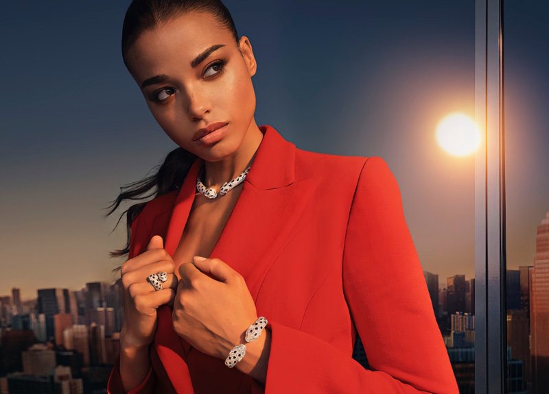 Jisoo and Ella Balinska in ‘Panthère de Cartier Fall 2922 Campaign ...
