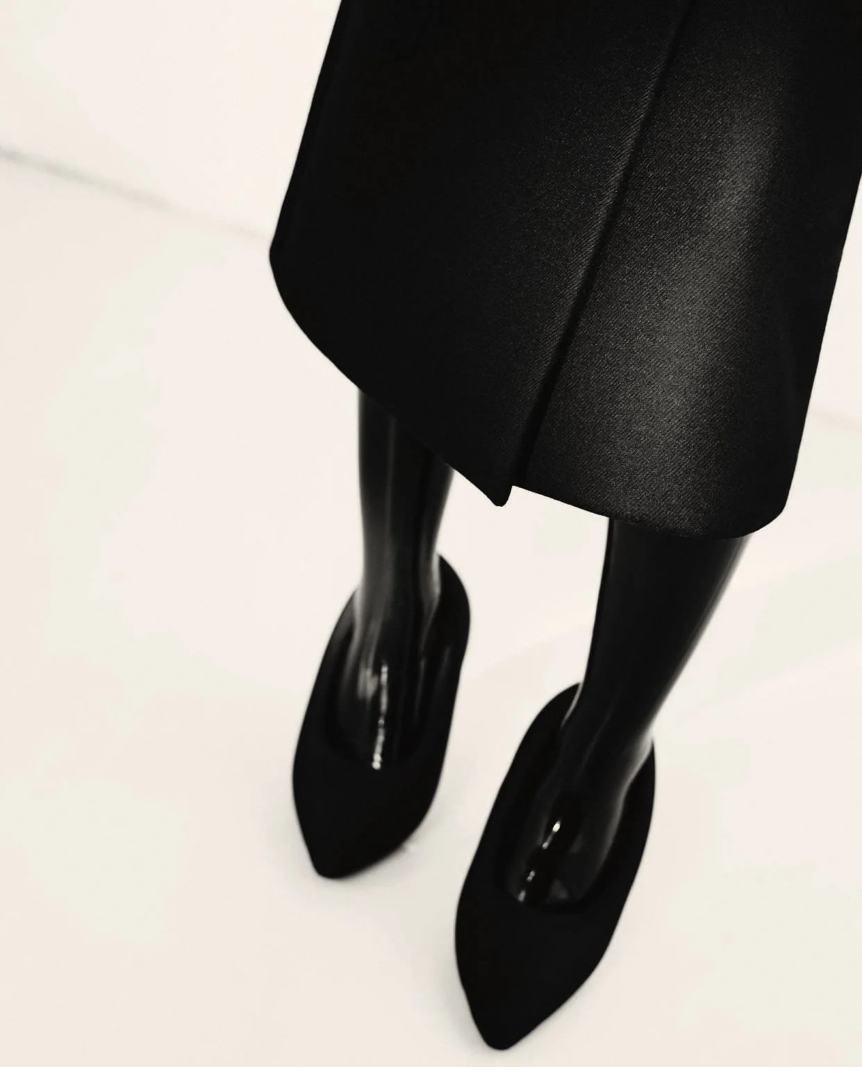 Paolo Roversi Captures 'Film Noir' for Harper's Bazaar Italia December ...