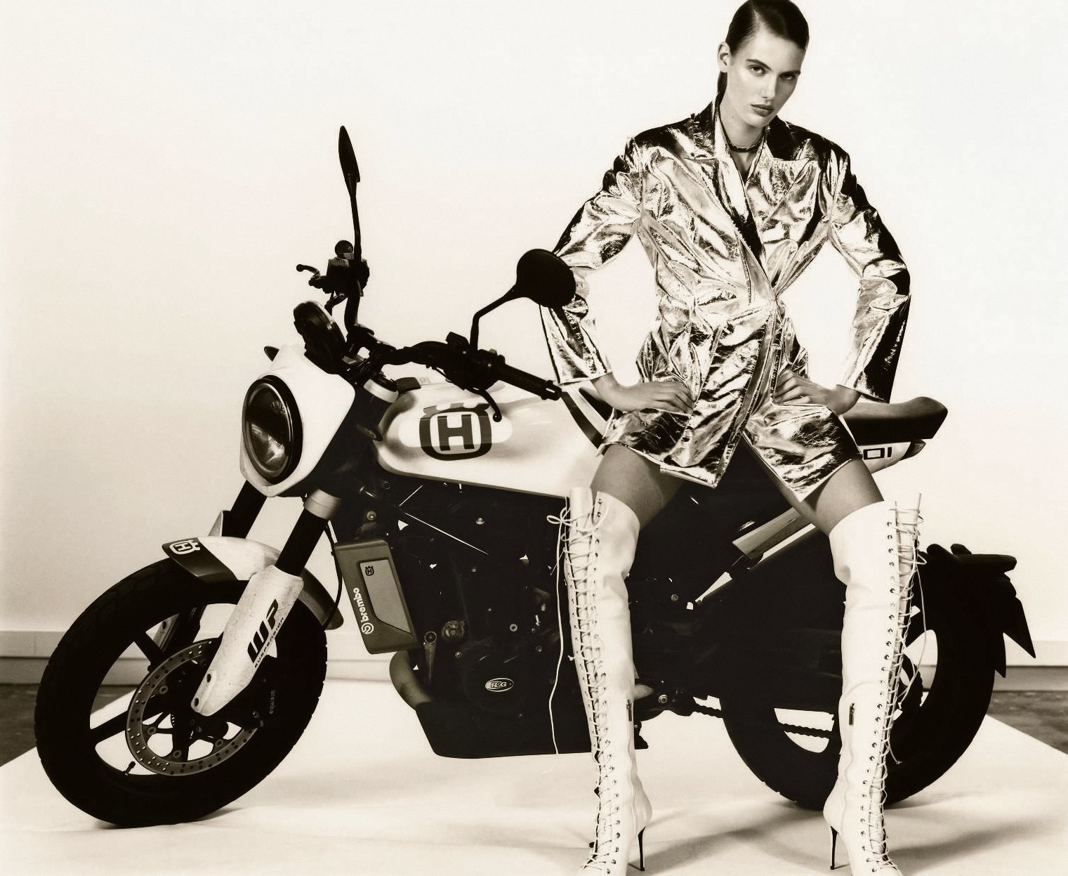 Rosalieke Fuchs' Bazaar Italia's Turbocharged 'Night Rider' Style ...